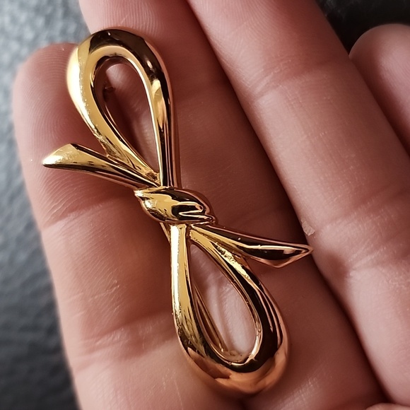 Monet | Jewelry | Vtg Monet Brooch | Poshmark